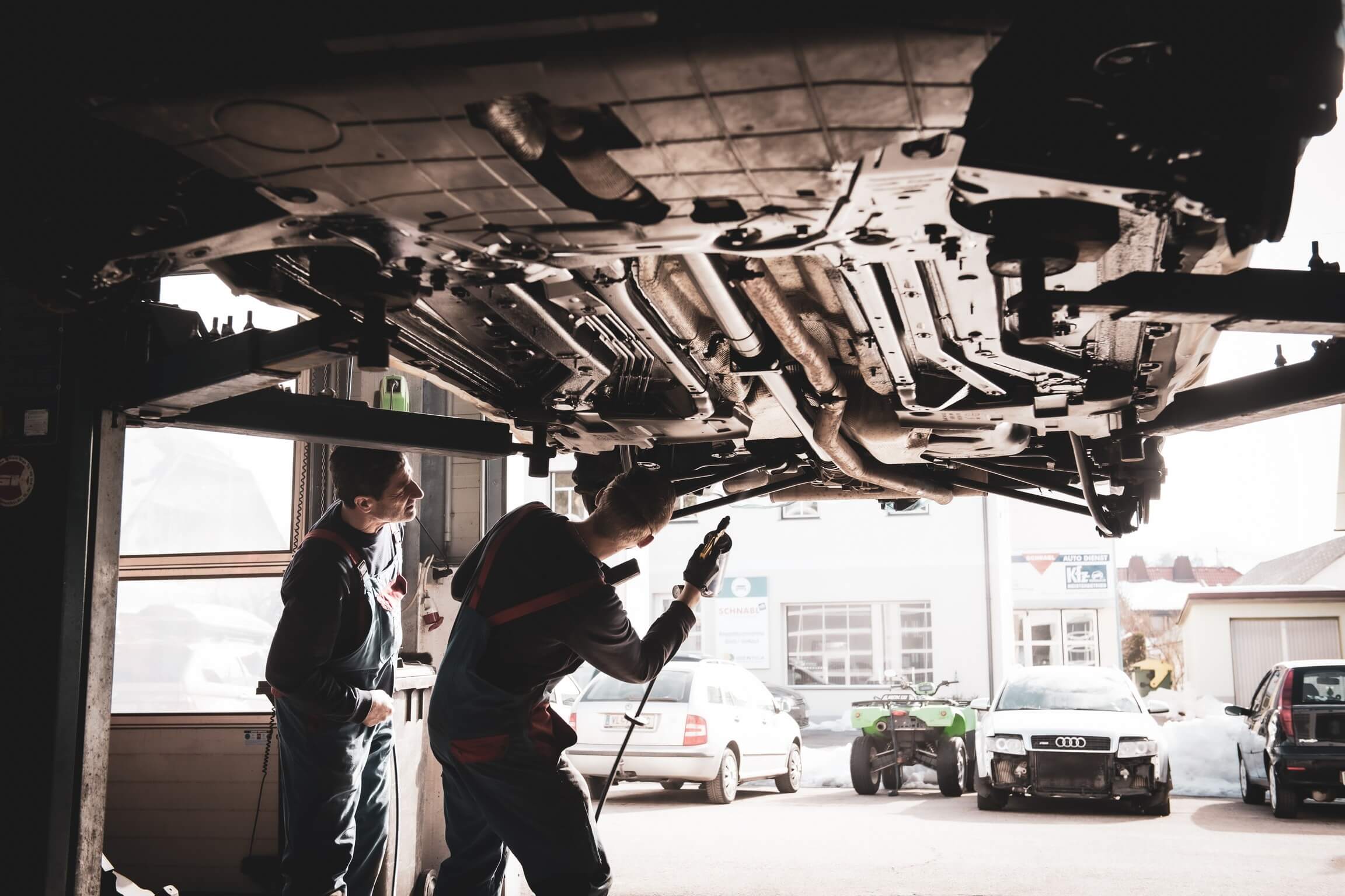 Unterbodenschutz beim Autodienst Schnabl - KFZ Schnabl KG